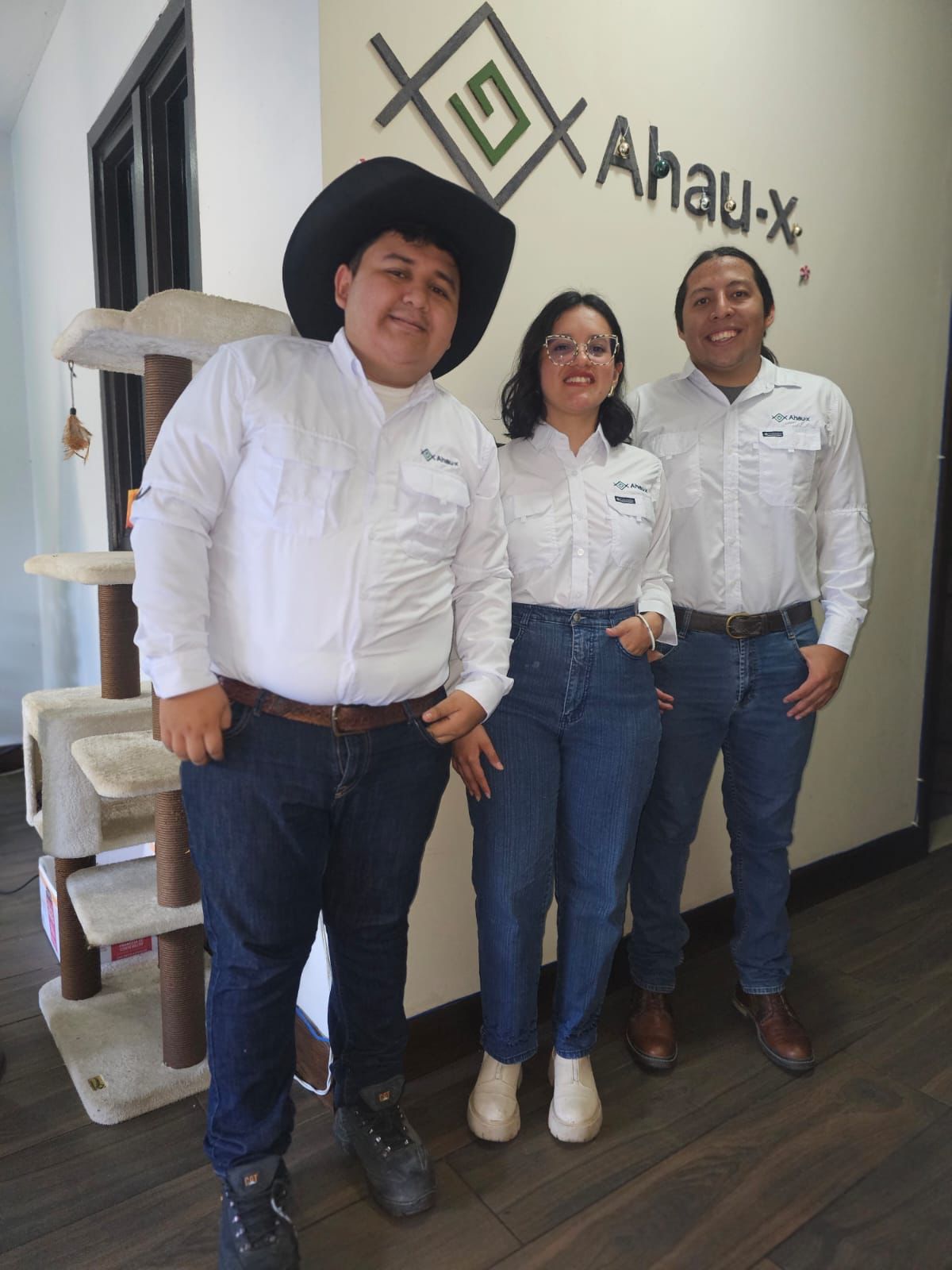 Ahau-x: Tecnología aplicada al agro y el arte de enamorarse del problema | Actualidad UVG